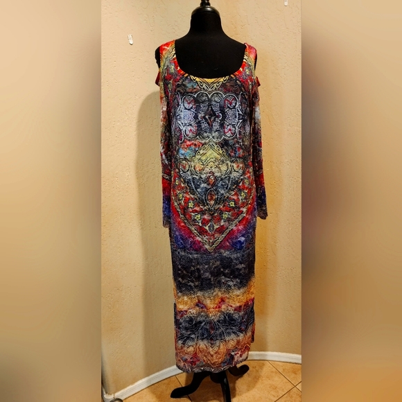 Pyramid Collection | Dresses | Pyramid Collection Celtic Lace Print ...